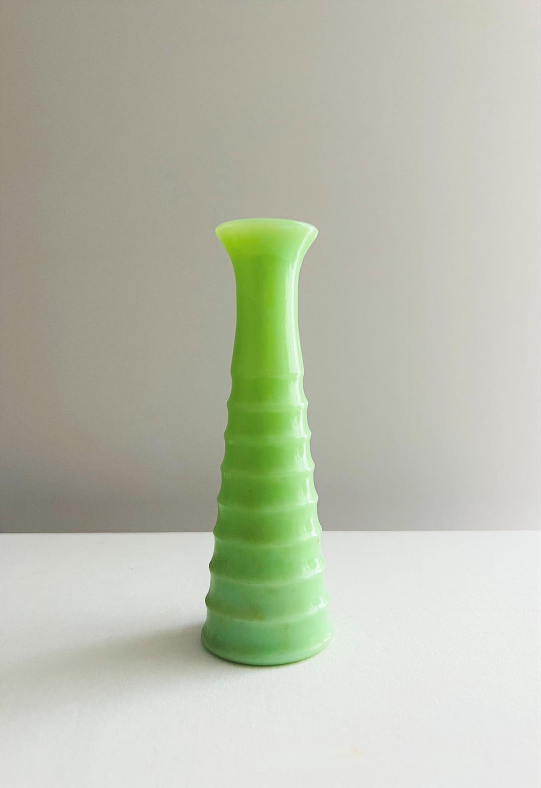 Vintage Jadeite Bud Vase - Etsy