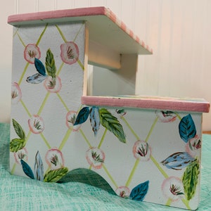 Floral Girls Step Stool. Pink,peachy Roses. Blues Birds Blooms ...