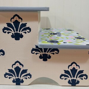 Kitchen Stool, Flowers Boho, Vintage Roses, Navy Blue Roses, Bathroom ...