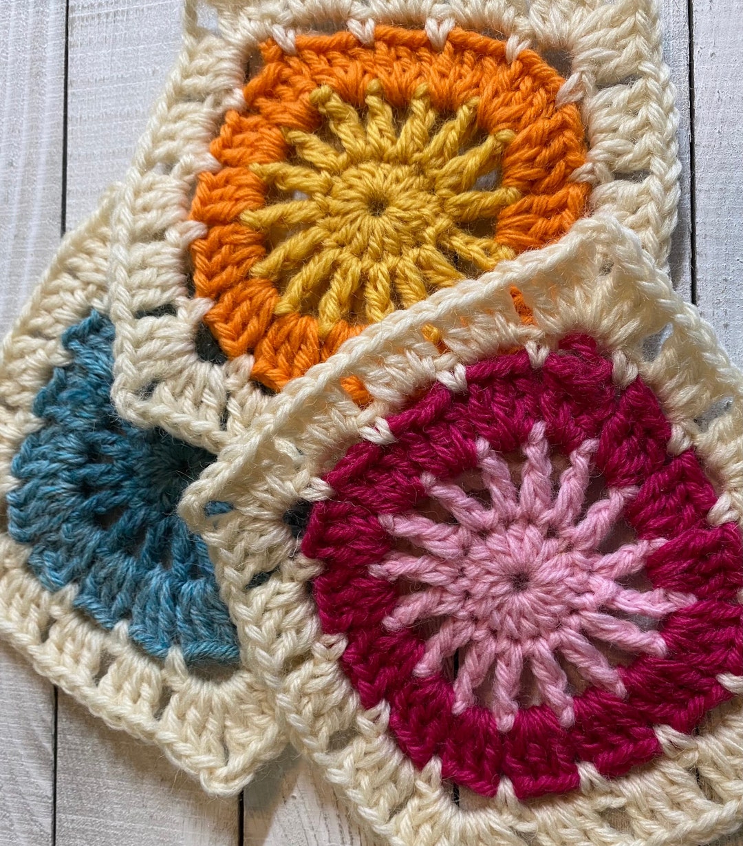 Starburst Center Granny Square Crochet Pattern, Easy Grannie Square ...