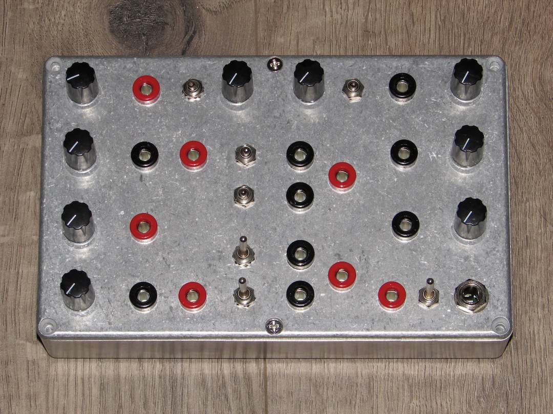 4 Oscillator Patchable Crackle Box + External Input / Noise Synth Patch ...