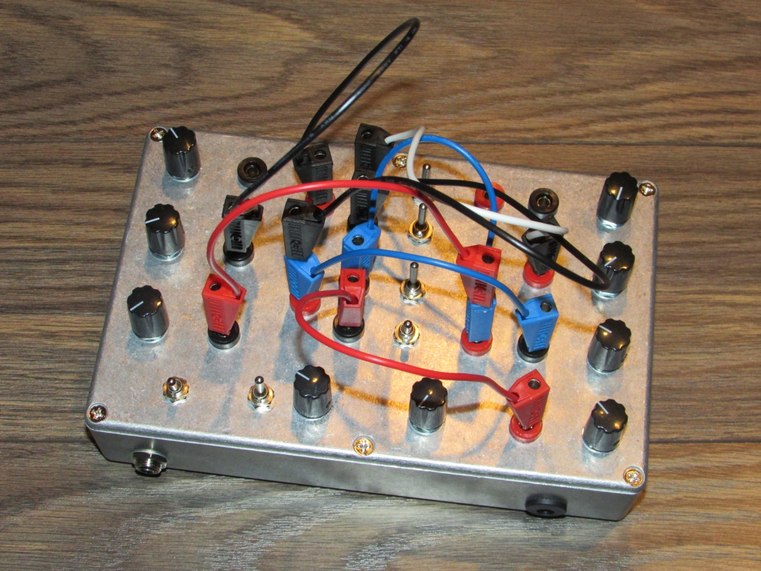 4 Oscillator Patchable Crackle Box // Noise Synth With Patch Bay ...