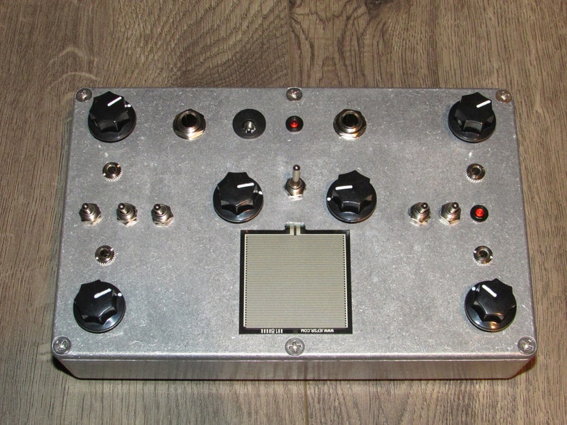 2 Oscillator Drone Box With Touch Sensor + External Input + CV Inputs ...