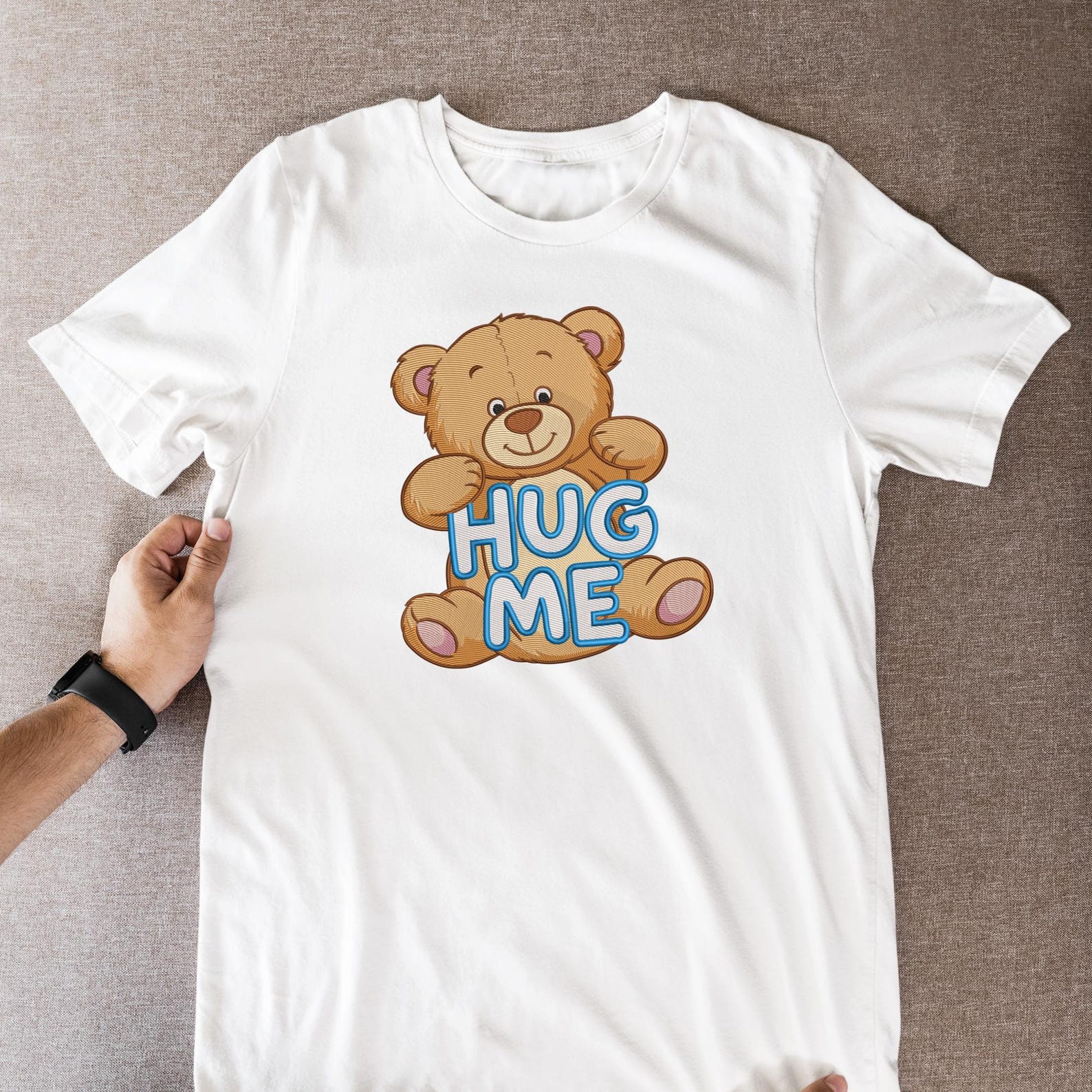 Hug Me Teddy Bear Embroidery Design, Eddy Bear With Bow Embroidery File ...