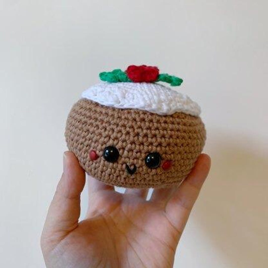 Cute Crochet Christmas Pudding Plush Toy, Handmade Holiday Amigurumi ...