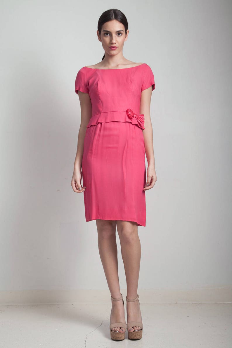 Vintage 1950s Pink Peplum Dress Short Sleeves Bow Waist Boat Neck ...