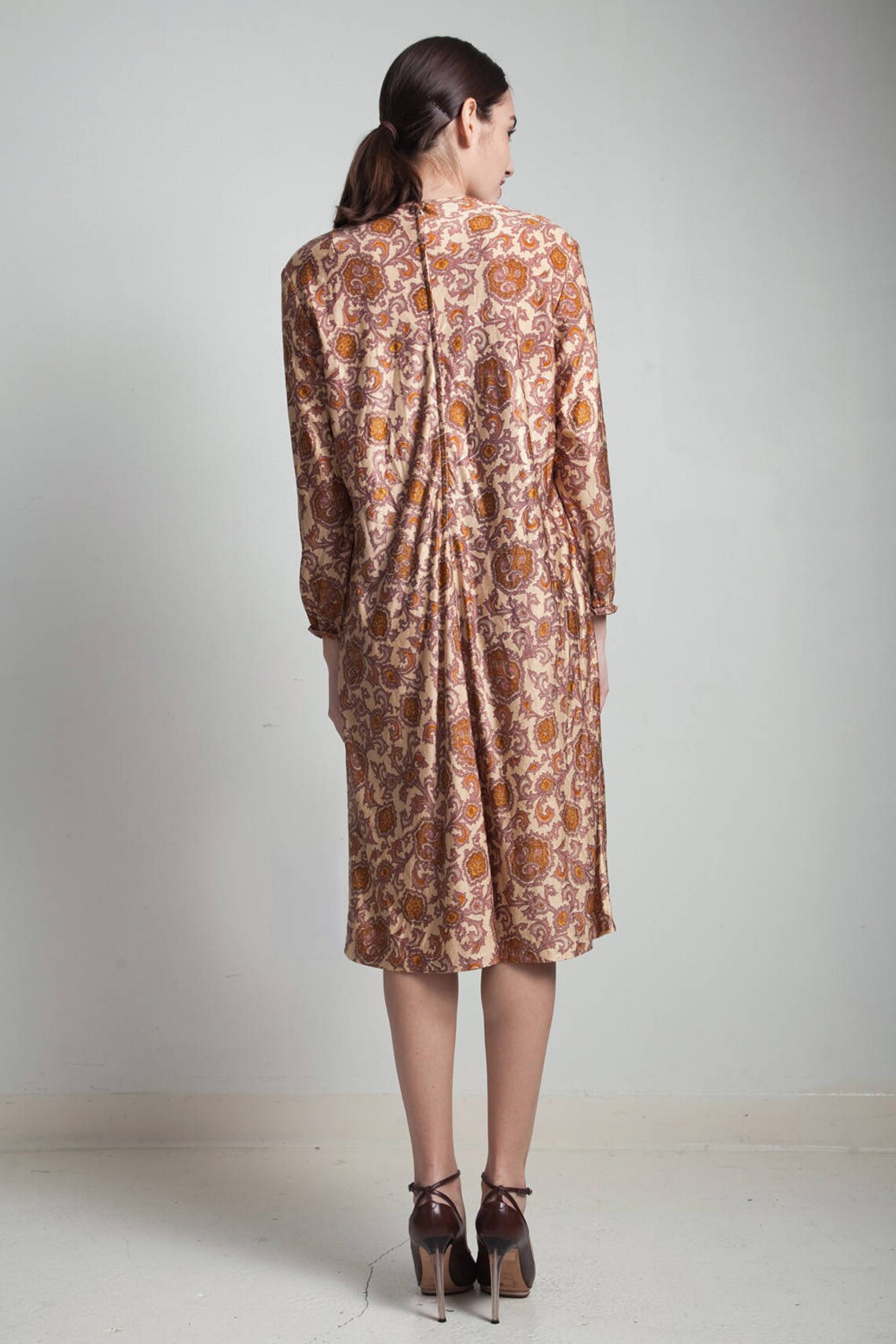 Brown pleated paisley day dress vintage 70s polyester faille | Etsy