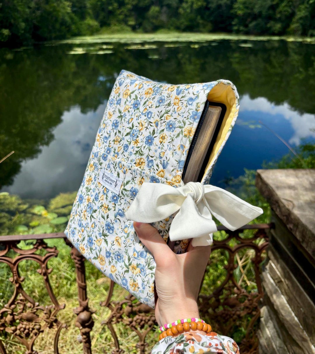 Handmade Fabric Bible Sleeve: Quilted Floral Fabrics - Etsy
