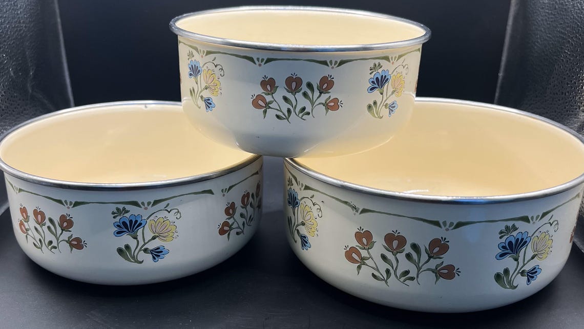 Vintage Kobe Kitchen Metal Enamel Nesting Mixing Bowls Set of 3 Floral ...