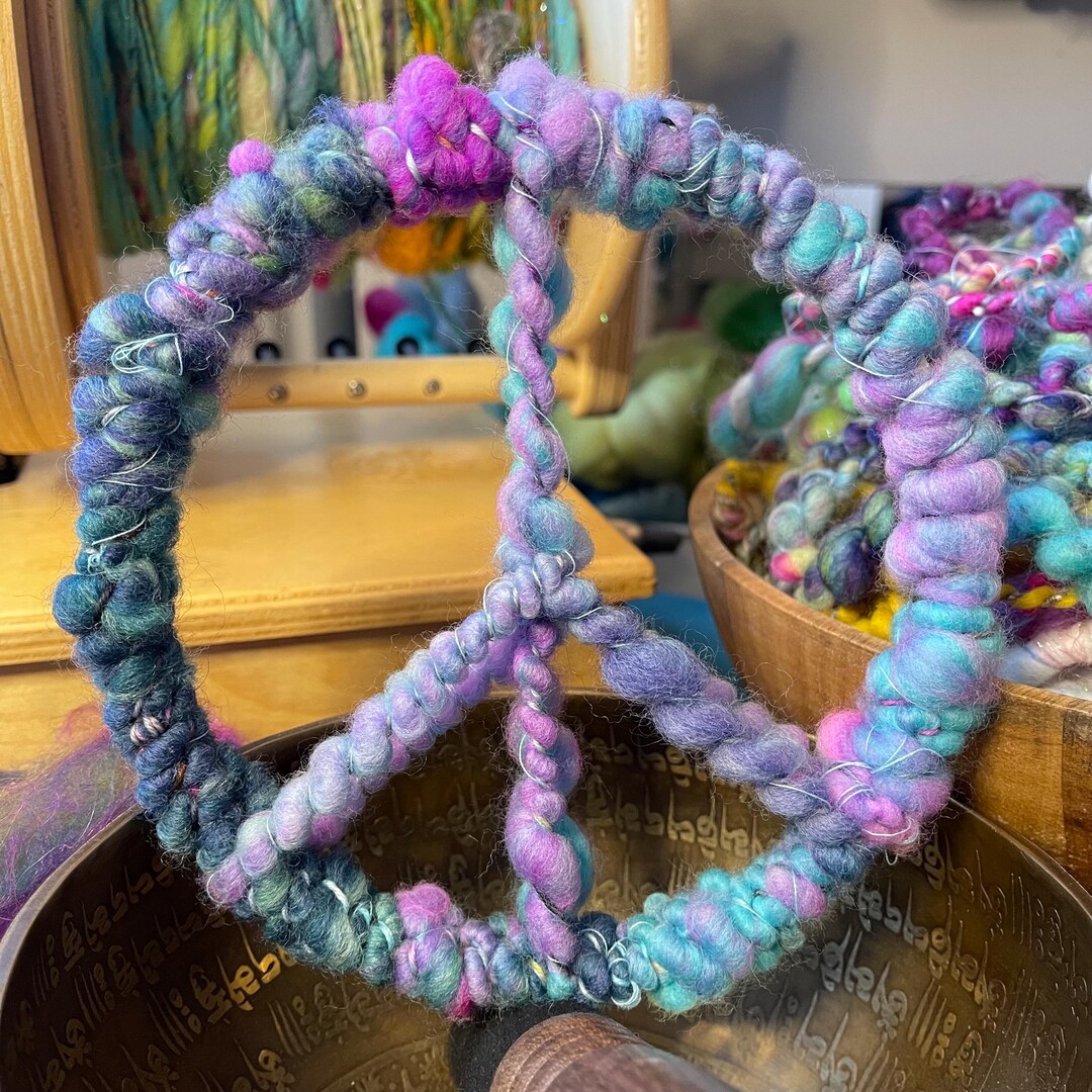 Peace Sign Yarn Wall Hanging - Etsy