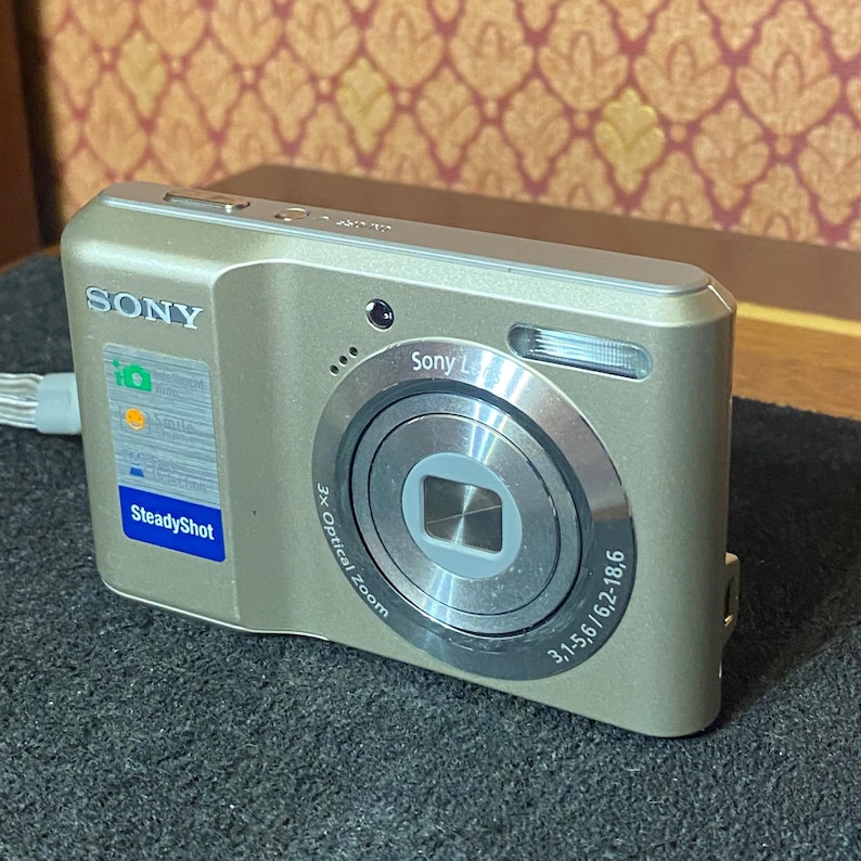 Sony Cyber-shot DSC-S2000 Digital Camera - Etsy