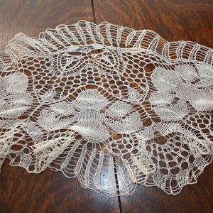 Vintage Hand Knitted Lace Doily Table Runner Fine Thread Ruffled Ecru ...