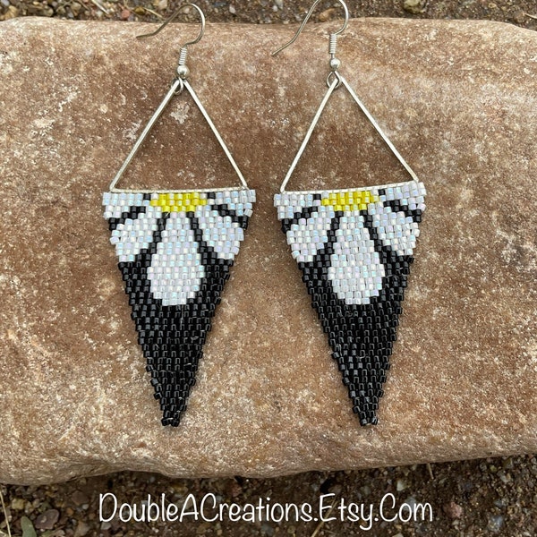 Daisy Beaded Earrings - Etsy