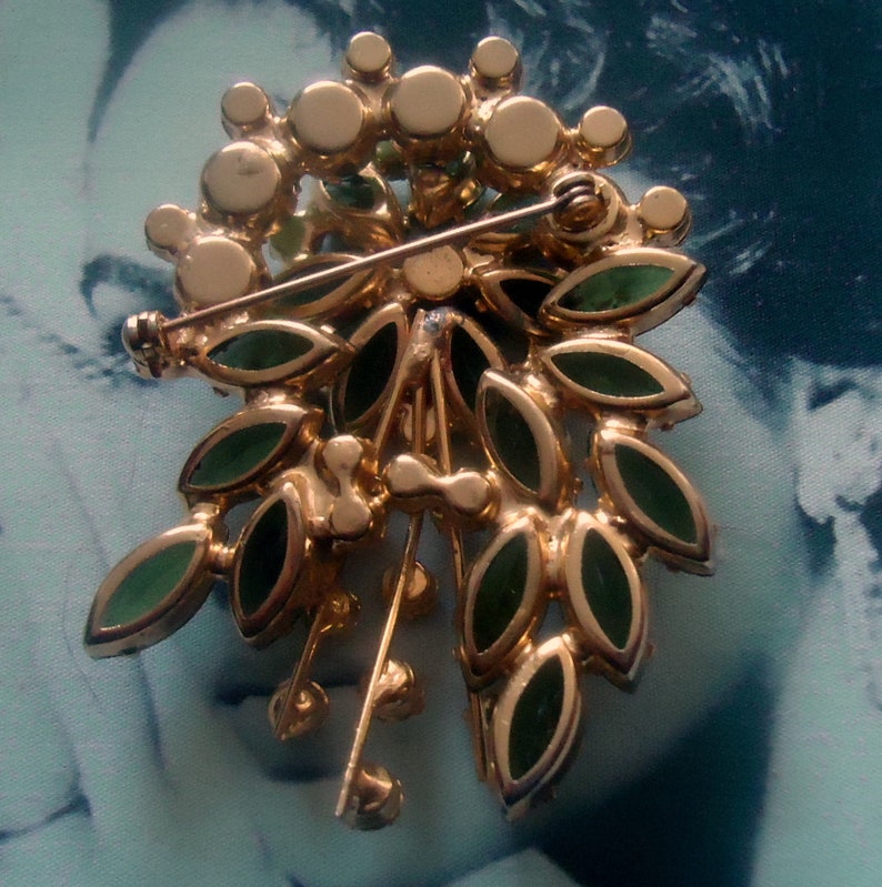 Delizza and Elster A/k/a Juliana Tiered Evergreen Flower Floral Figural ...