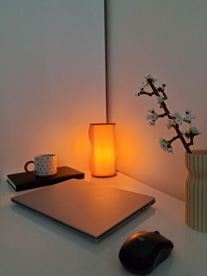 Modern Table Lamp: Amber Waveform Design, Sustainable PLA Lighting - Etsy