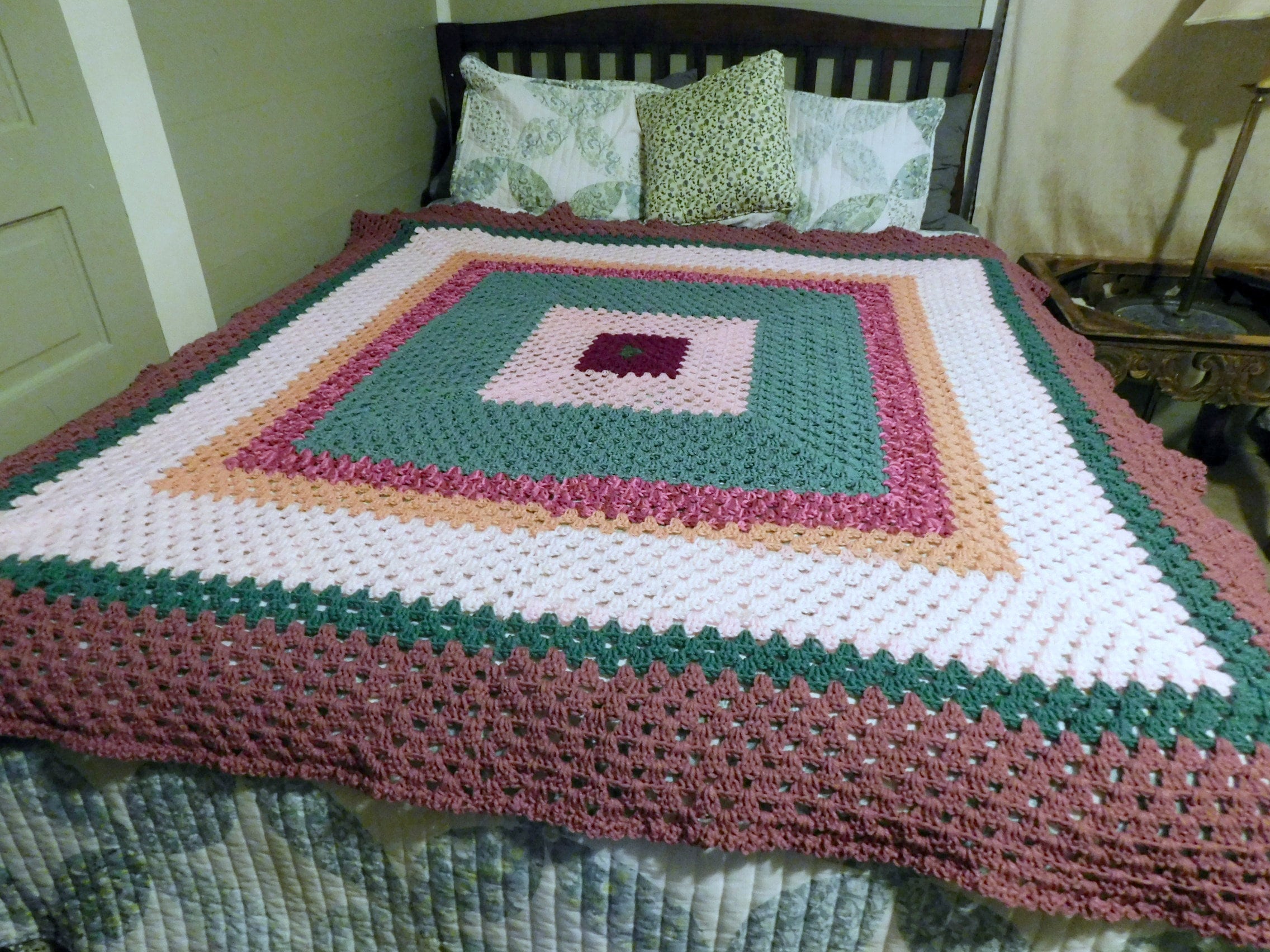 Victorian Rose Garden Crocheted Bed Spread Quilt Granny Square