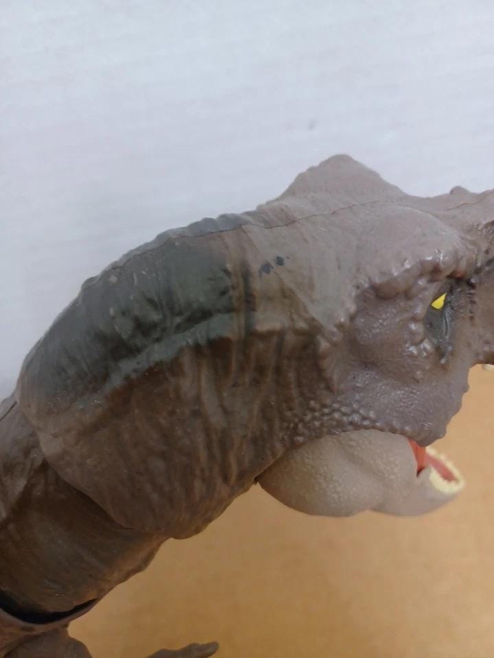 Mattel Jurassic World T-rex Bite 'N Fight Dino Rivals 20" Tyrannosaurus ...