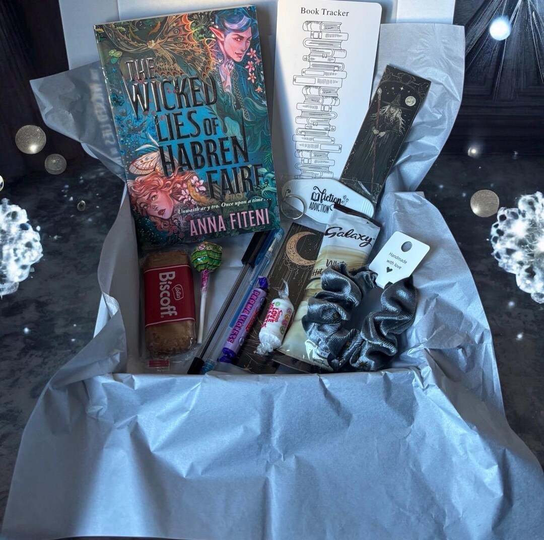 Fantasy Book Box: Fantasy or Romantasy Blind Date Gift Set - Etsy
