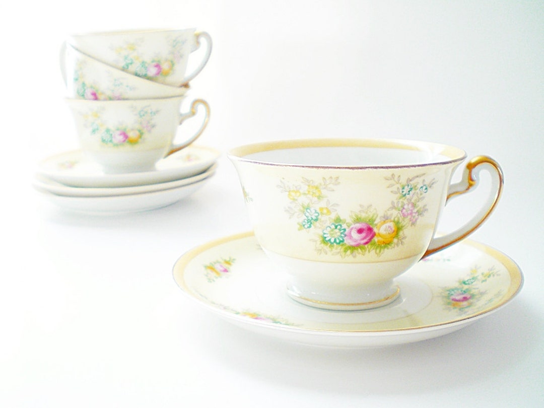 Vintage Fine China Tea Cup and Saucer Set. Pretty Old Teacup With Hand ...