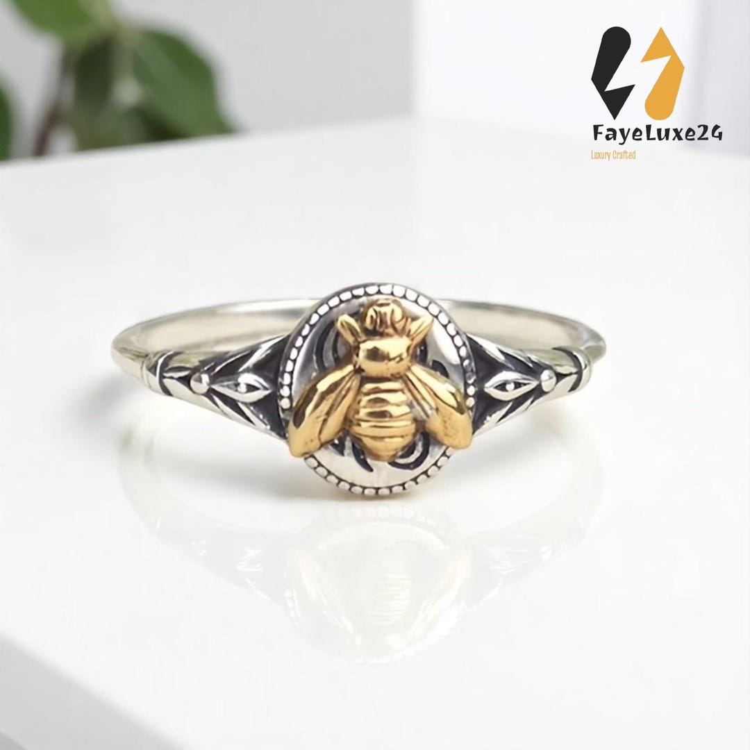 Vintage Bee Engraved Ring, Honey Bee Wedding Ring, Minimalist Stackable ...