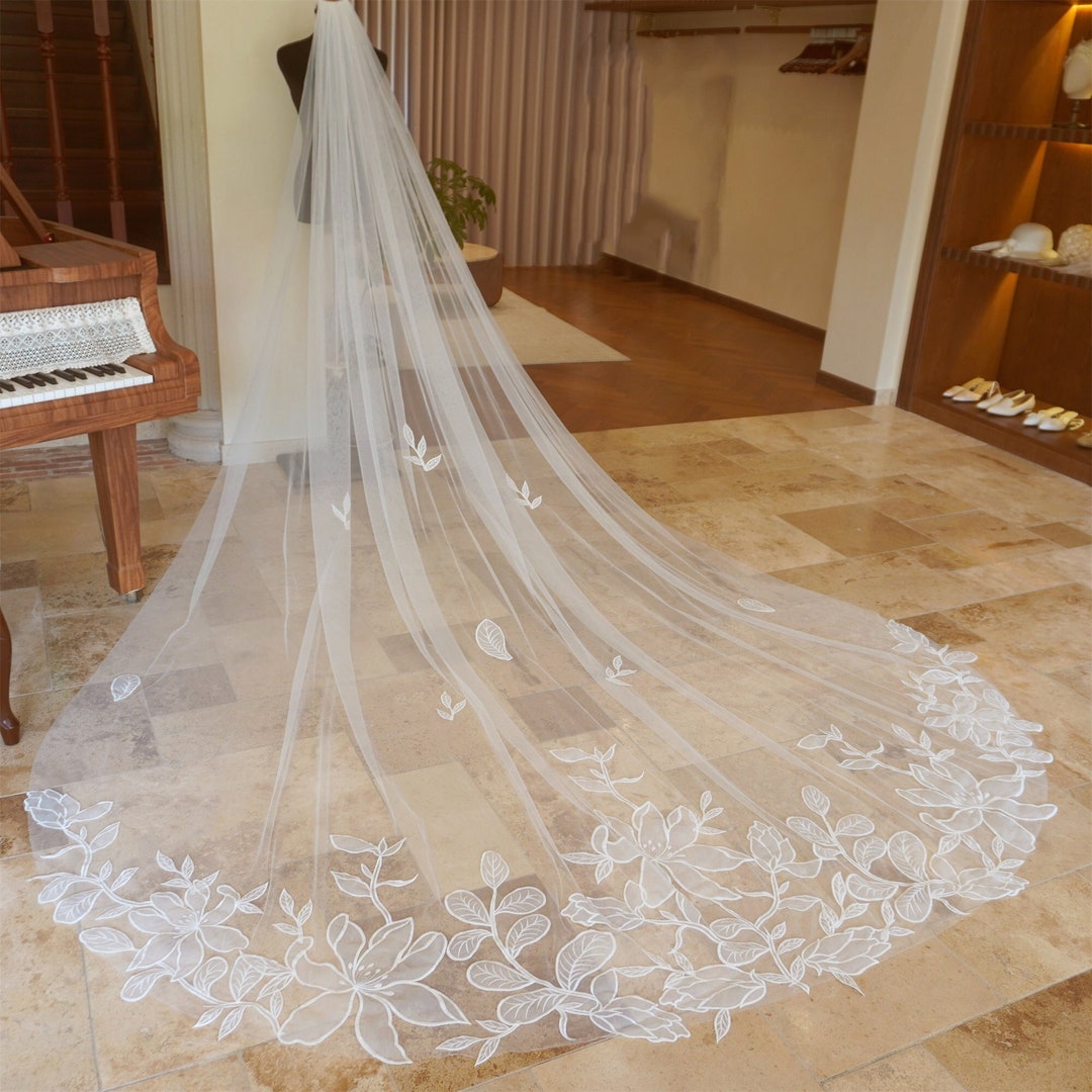 Cathedral Floral Wedding Veil,hand-painted Flowers With Simple Lines ...