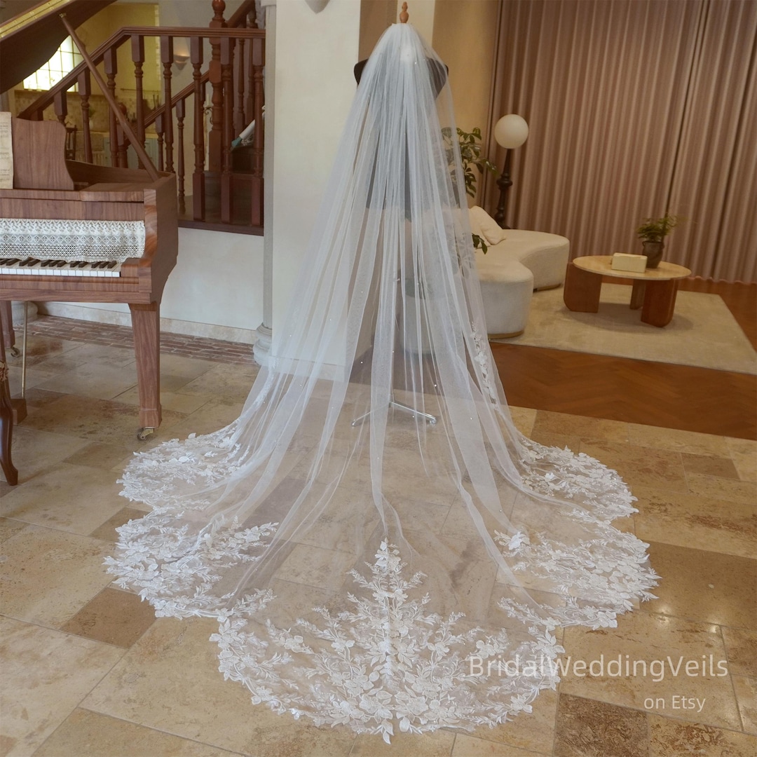 Scalloped Wedding Veil in 5-round Cut,sequin Beaded Flowers Lace ...