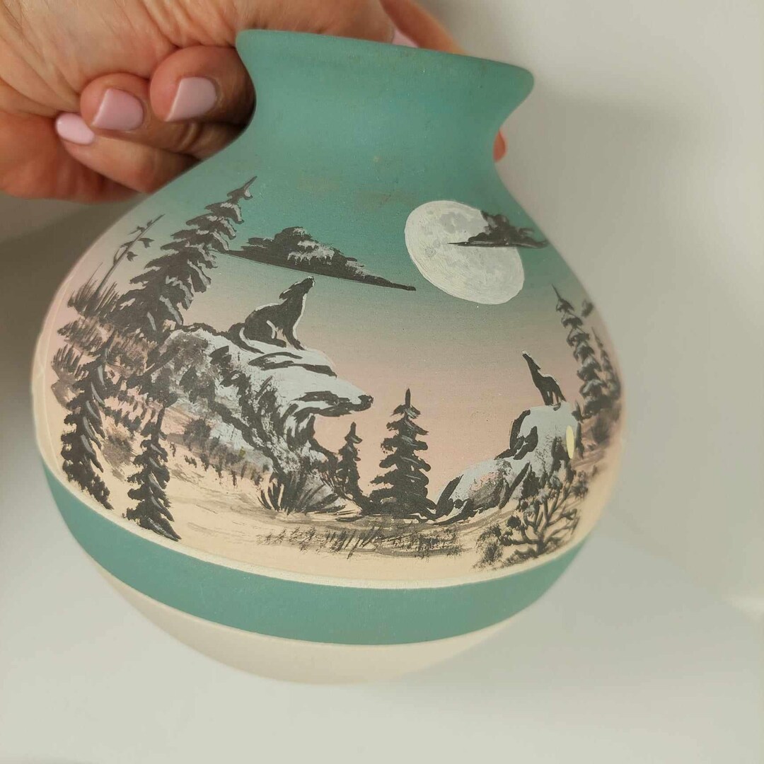 SIOUX Hand Made Vintage WOLF Pottery- South West Decor, Signed, 5 X 5 ...