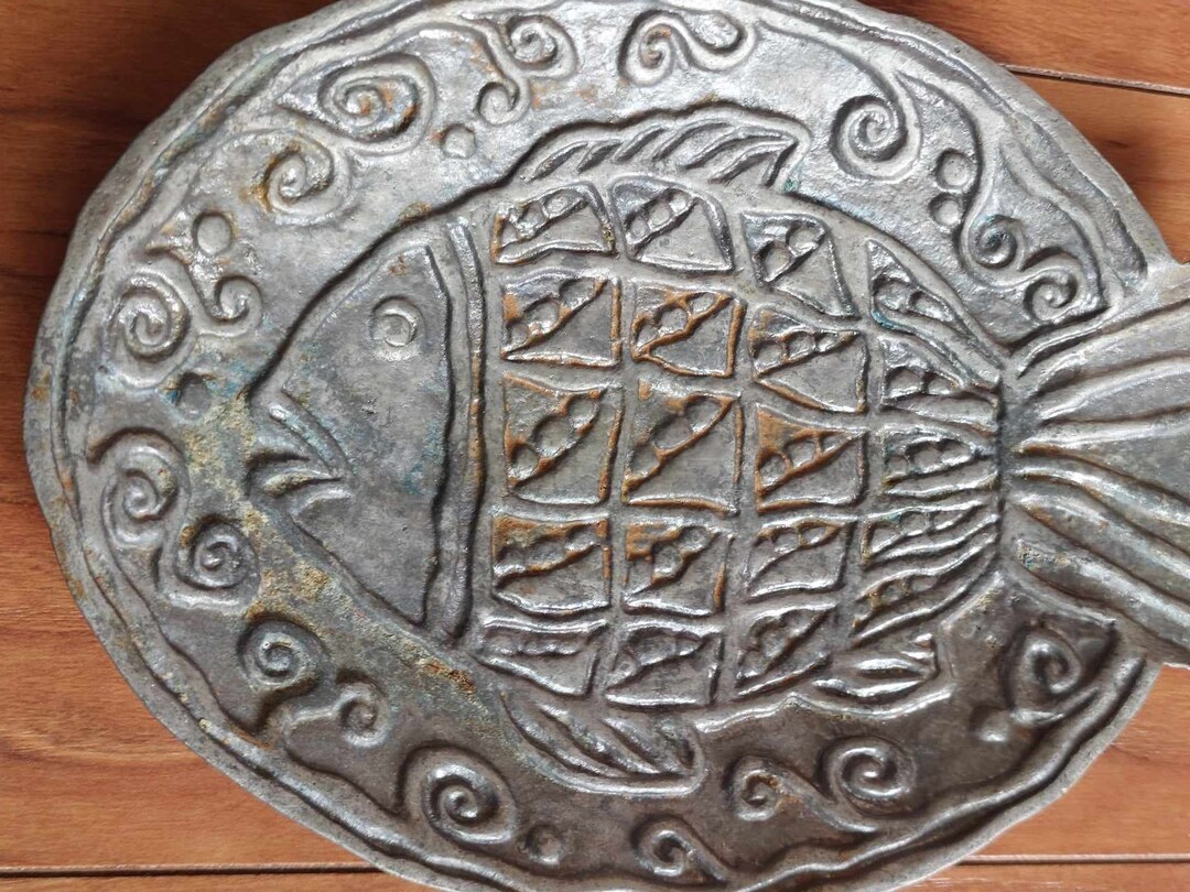 Vintage Metal Cast Fish Footed Dish - Etsy