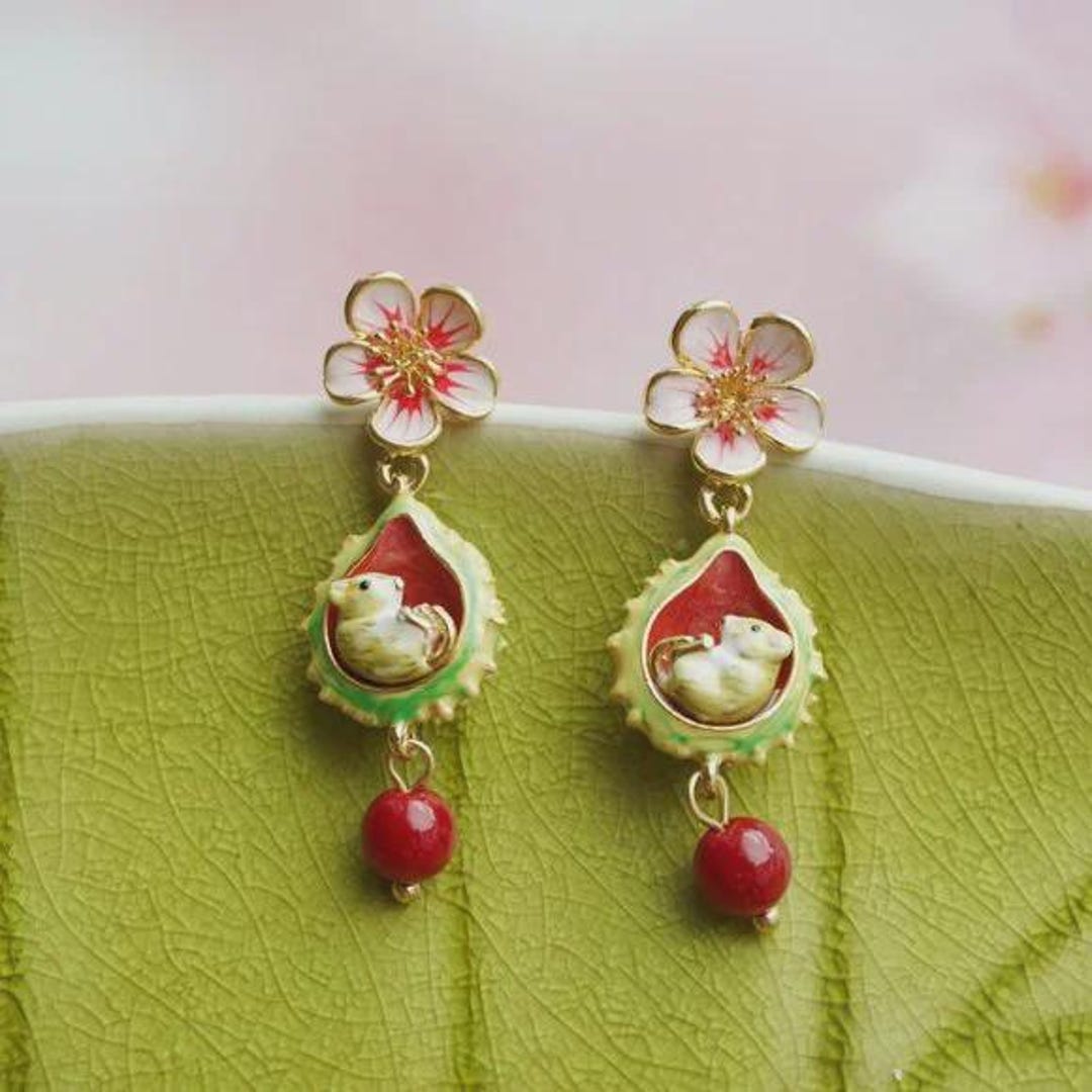 Bill Skinner Sweet Gold Plated MOUSE in Seed Pod Earrings (new) - Etsy