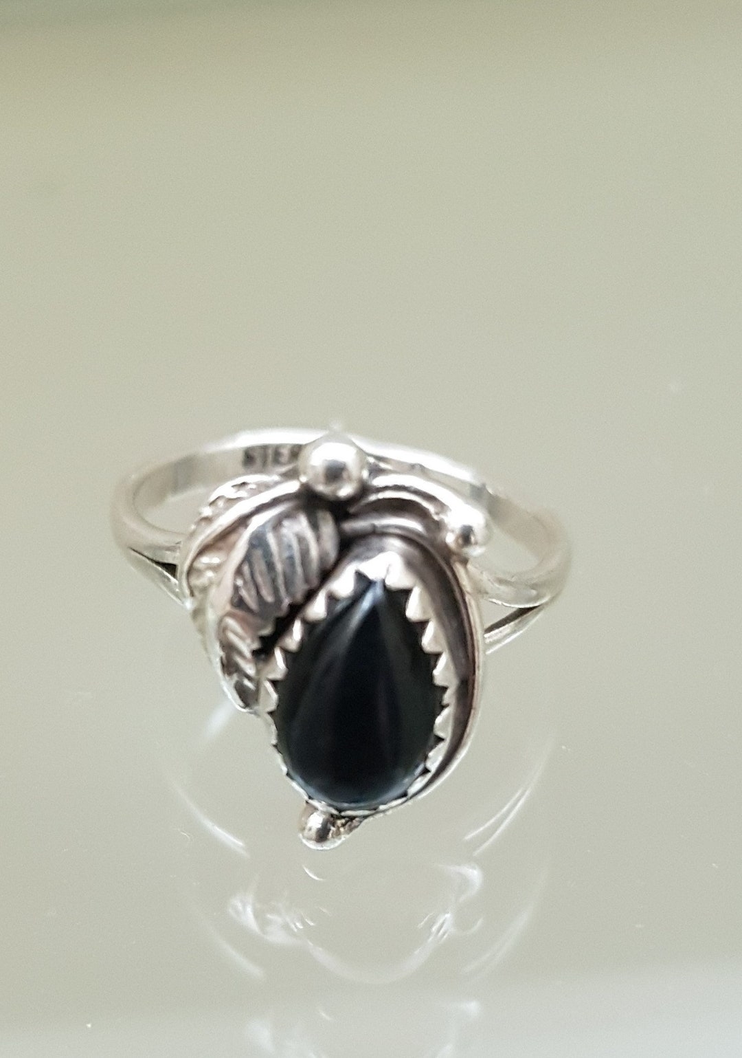 Navajo Vintage Feather Snakes Eye Onyx Stone Sterling Silver Ring- Size ...