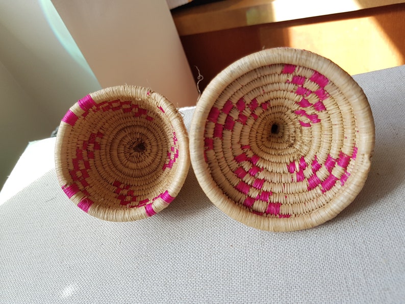 Small Vintage African Tutsi Rwanda Woven Basket Coiled Pointed Cone Lid ...