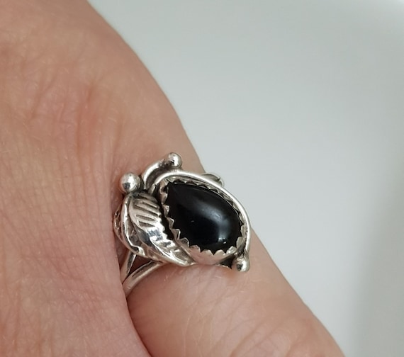 First Nations Vintage Feather Snakes Eye Onyx Stone S… - Gem