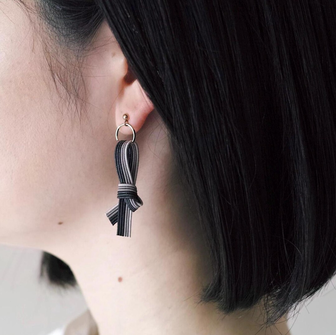 Single Knot(black Gradient),japanese Mizuhiki Earrings, Single (ear ...