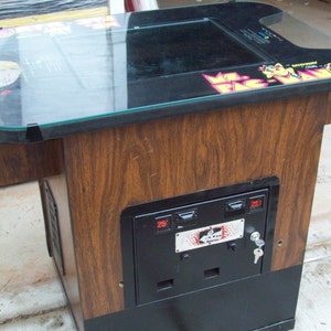 MS. PAC-MAN Fully Restored, Original Cocktail Table Video Arcade Game ...