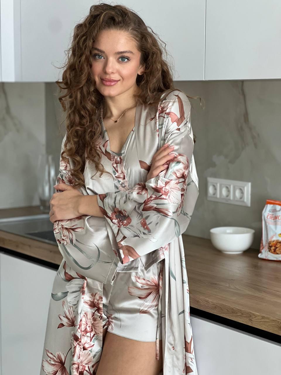 Floral Satin Pyjama Set mit Robe: Elegante Damen Nachtwäsche - Etsy.de