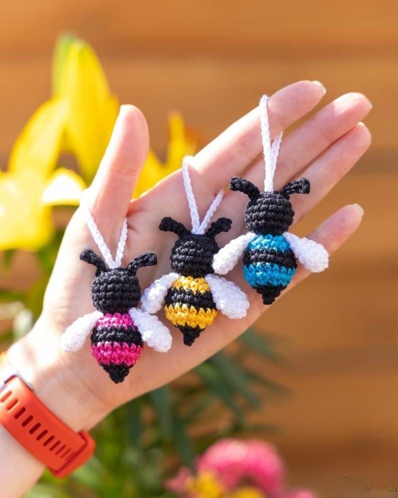 Crochet Pattern Bee, Amigurumi Pattern Bee Keychain, Crochet Bumble Bee ...