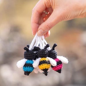 Crochet Pattern Bee, Amigurumi Pattern Bee Keychain, Crochet Bumble Bee ...