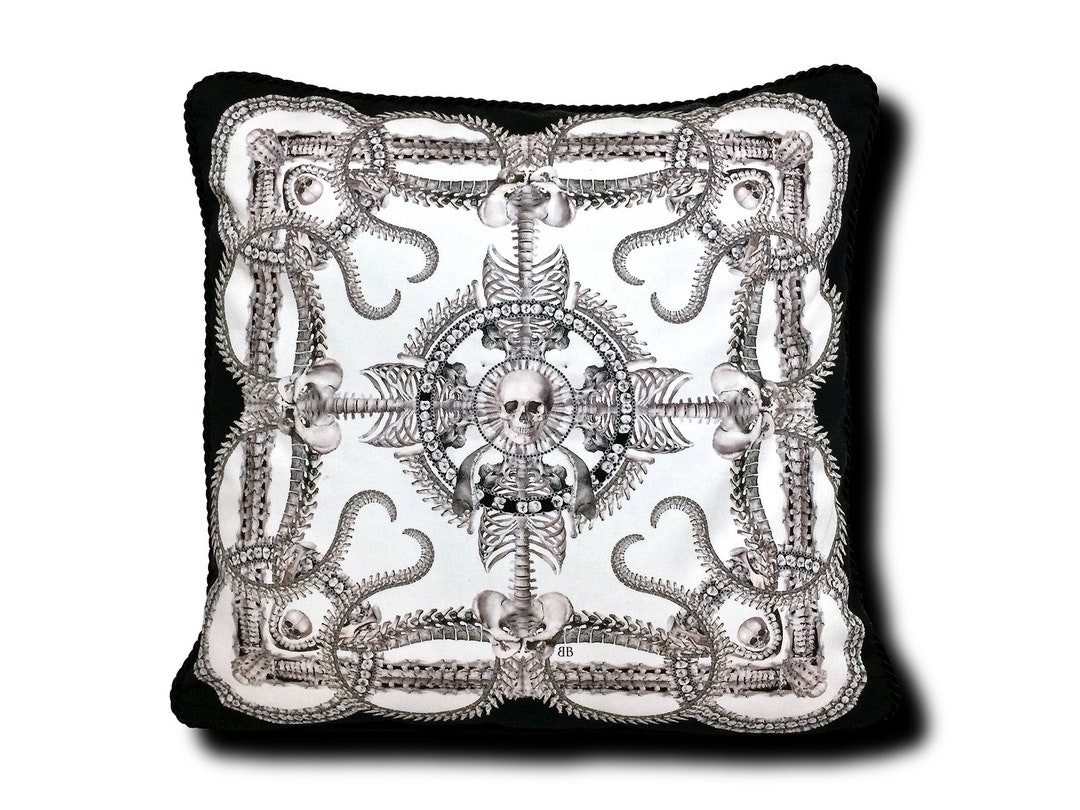 Lucy Pillow - Black/cream - Etsy