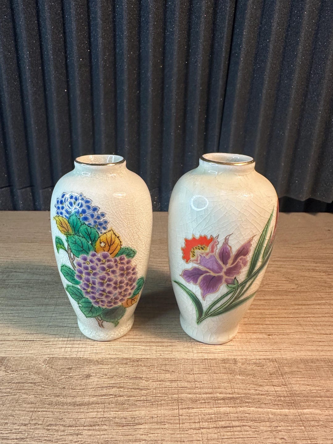 Pair of Vintage HOMCO Japan Floral Vases – Hand Painted Crackle Glaze ...