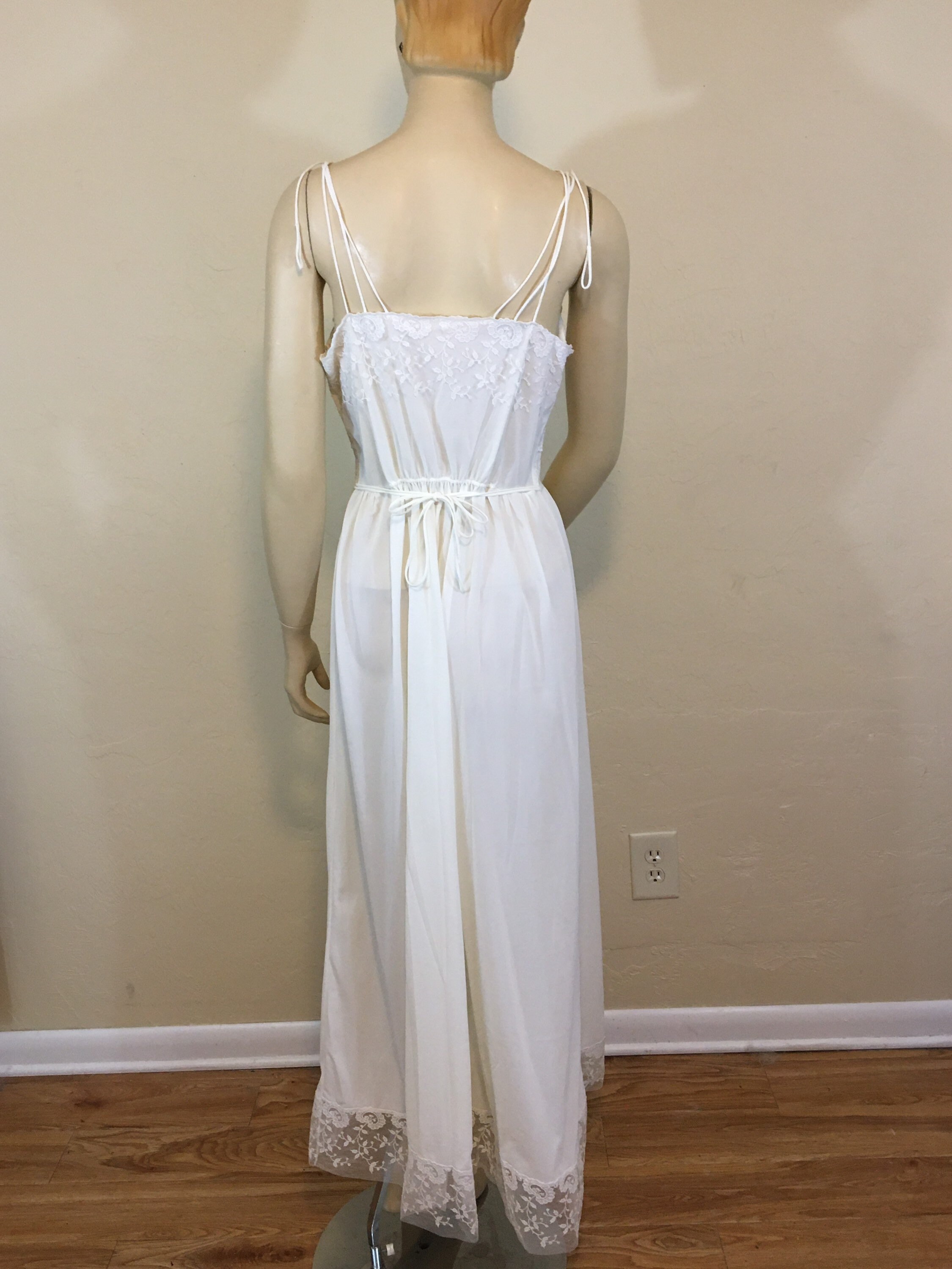 1950's Vintage Negligee White Nylon With Lace And// Pinup Old Hollywood ...