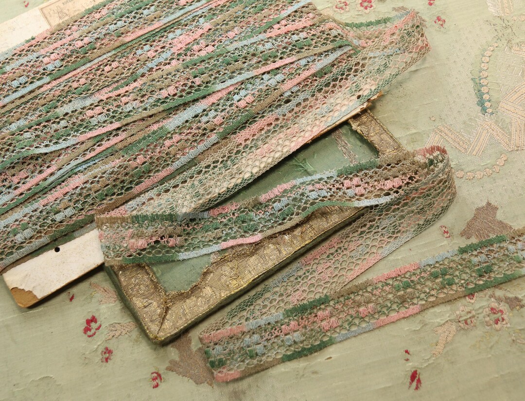 1 Yard Antique Lace 1 1/8" Wide Unique Applique Pastel Novelty Braid ...