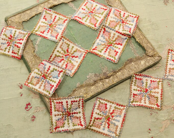 1 Yard Antique Lace Unique Applique Embroidered Medallion Polychrome ...