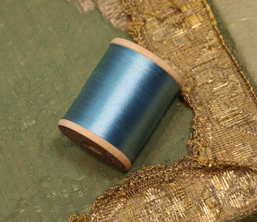 1 Vintage Pure Silk Thread Blue Shade 304.1 Wooden Spool Lovely Shade ...