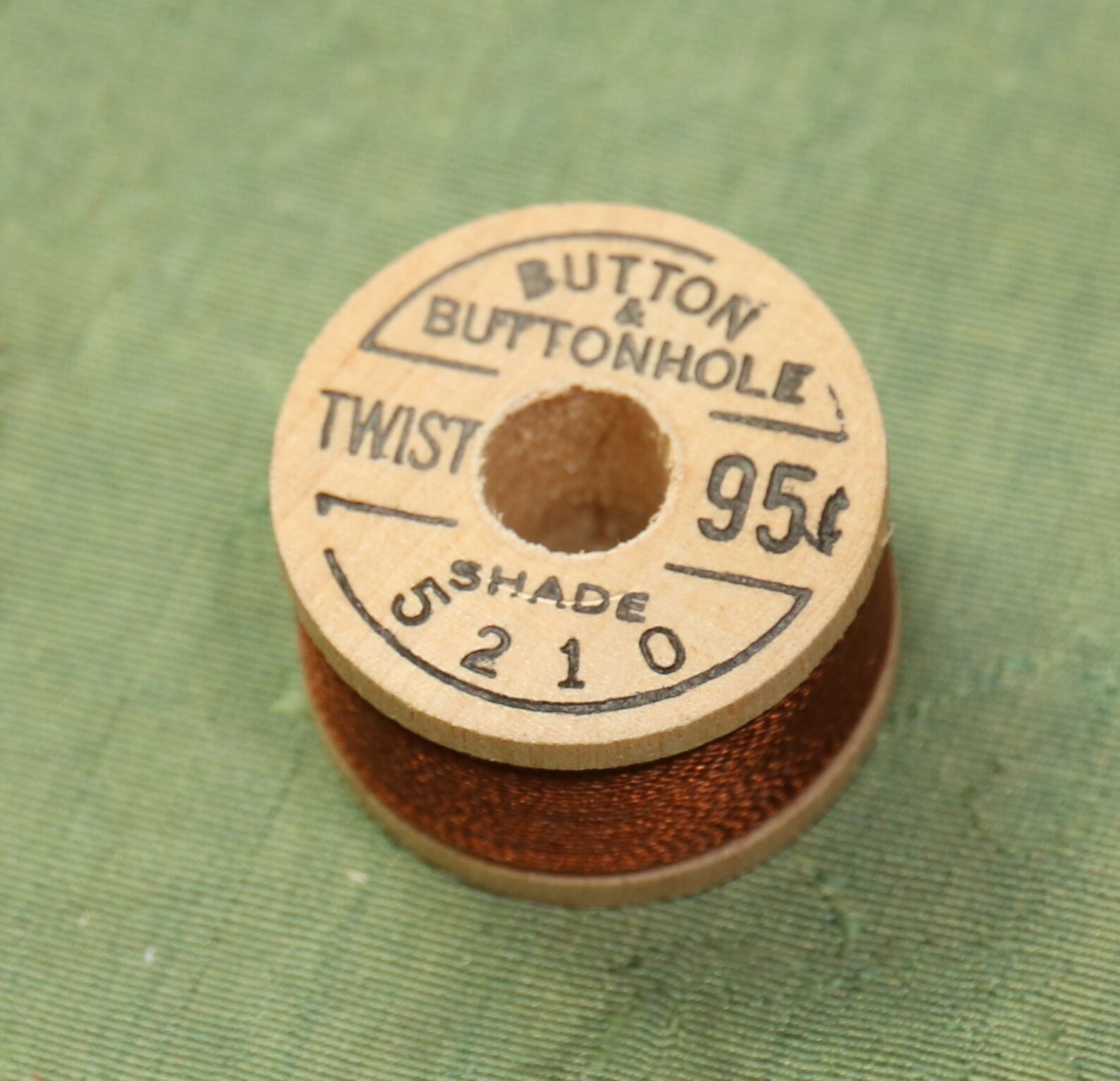 1 Spool Vintage Pure Silk Buttonhole Leather Brown Belding 5210 Twist ...