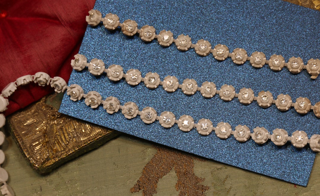 1 Yard Fun Vintage Roses 1950s Long Glass Rhinestone Trim Plastic ...