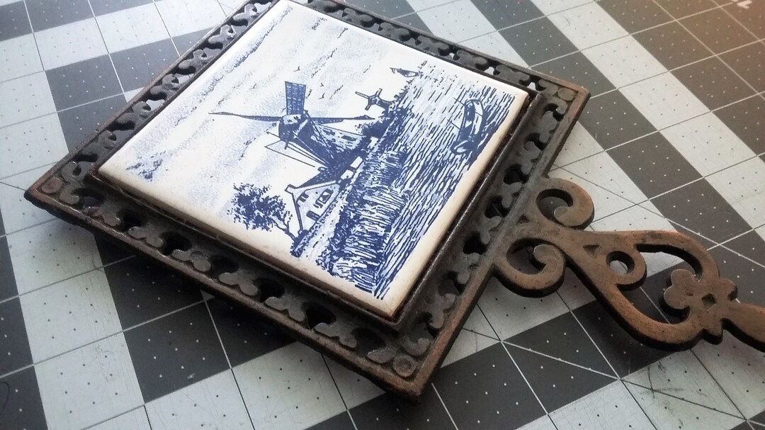 Vtg Delf Blue Dutch Tile Iron Trivet, Windmill Tile, Blue & White Ceramic Tile Trivet, Países ...