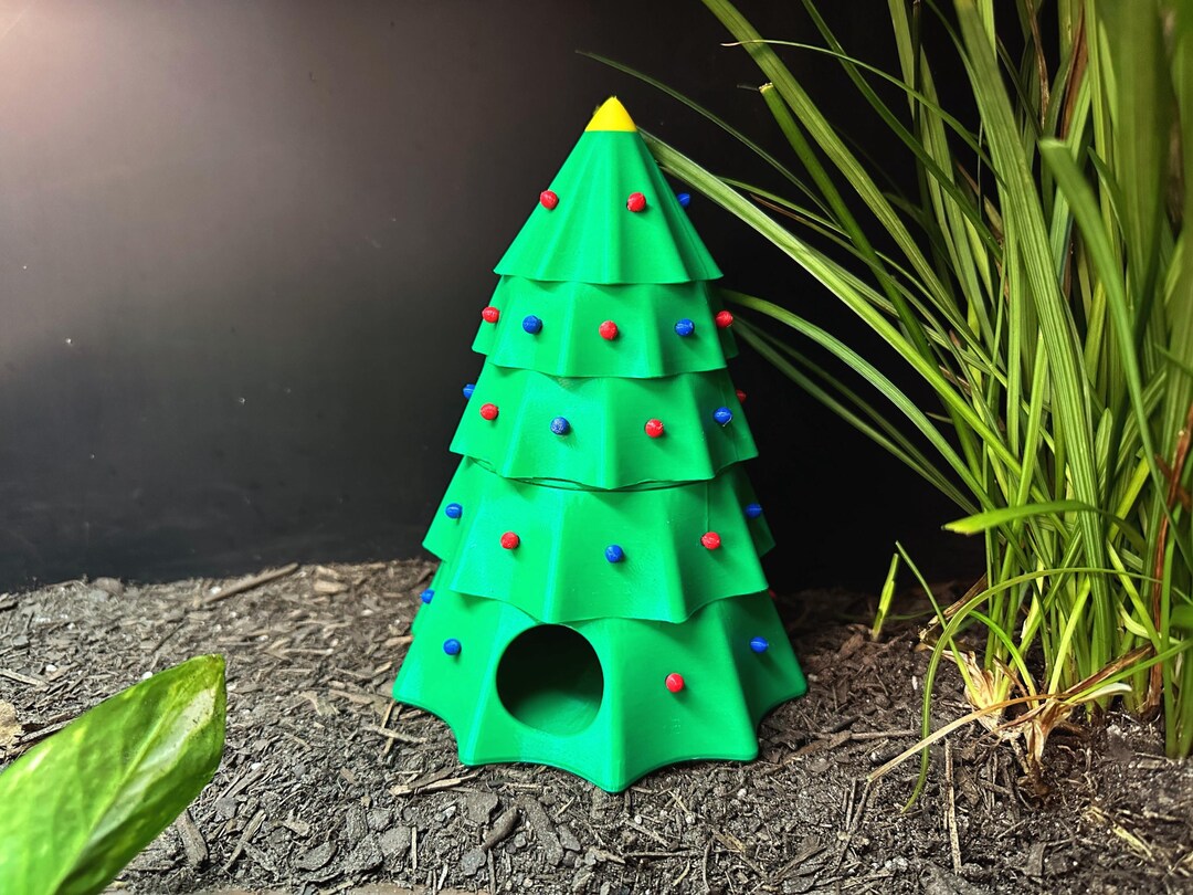 Christmas Tree Humid Hide for Reptiles – Festive Holiday Terrarium ...