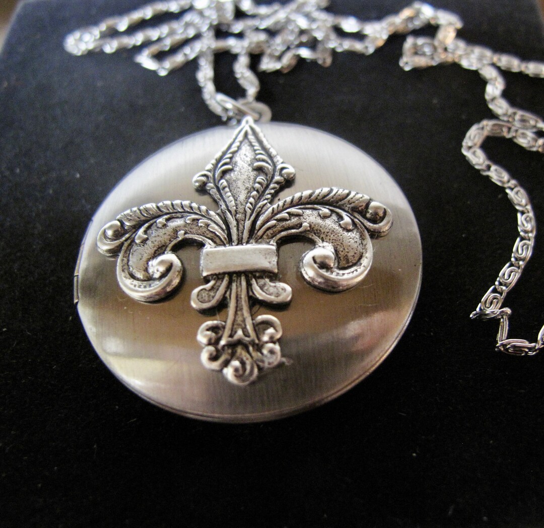 Fleur De Lis Locket in Antique Silver With a Stainless Steel Rolo 24 ...
