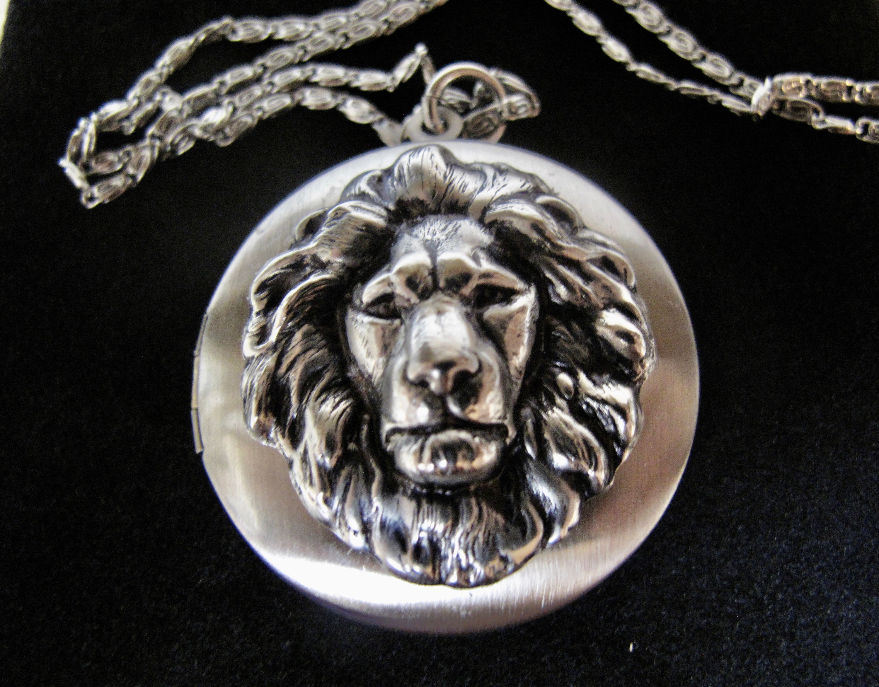 Small Lion's Head Locket in Antique Silver With a - Etsy UK