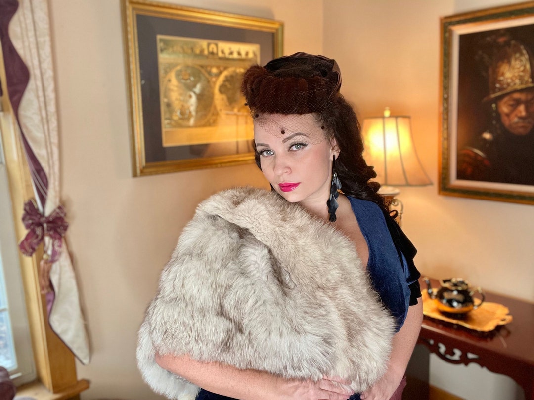 Lovely Genuine Blue Fox Fur Stole Exquisite Vertical Detail on the Back ...